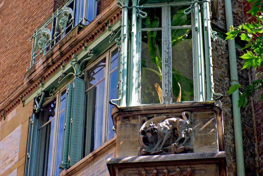 Castel Béranger: A Paris Art Nouveau Masterpiece by Hector Guimard ...