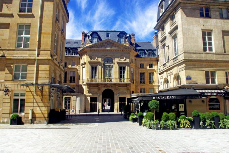 The first and tallest skyscraper of Paris - French Moments