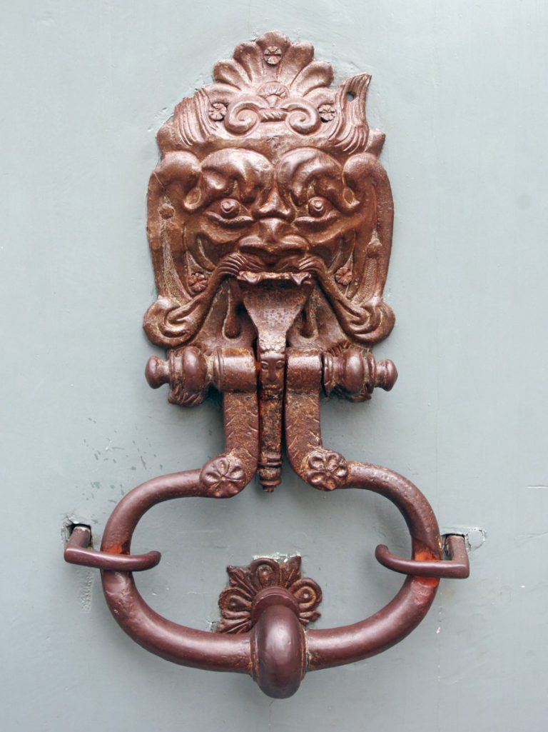 Paris door knockers and handles - French Moments