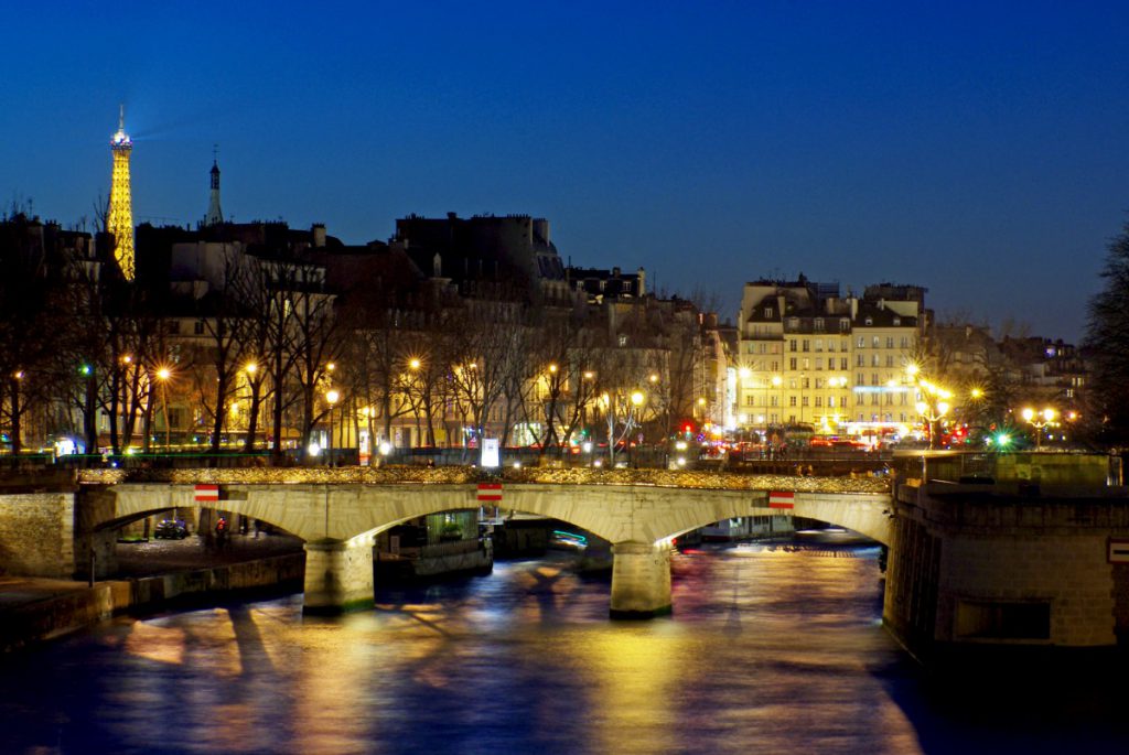 Top Places to See on a Paris by Night Tour - French Moments