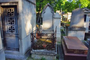 Discover the Montmartre Cemetery in Paris - French Moments