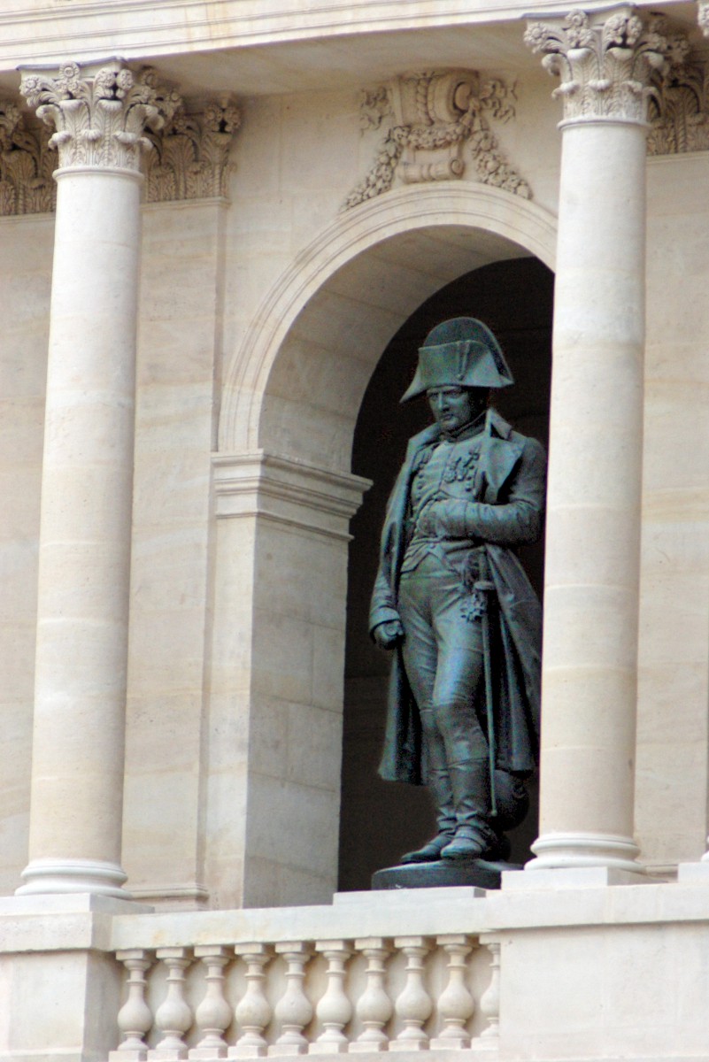 Secrets of the statue of Napoleon at Les Invalides - French Moments