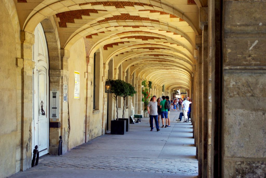 Top 10 Most Beautiful Squares of Paris - French Moments