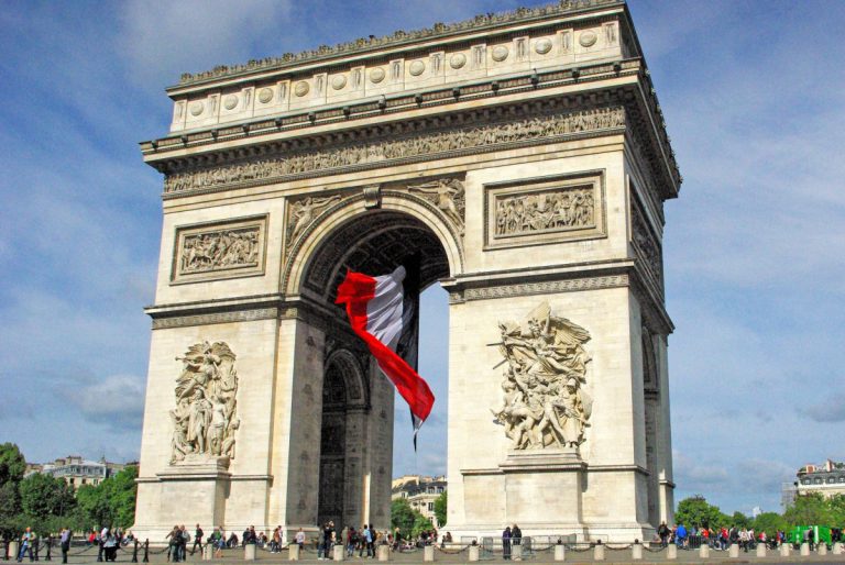 A Guide to the Historical Axis of Paris - French Moments