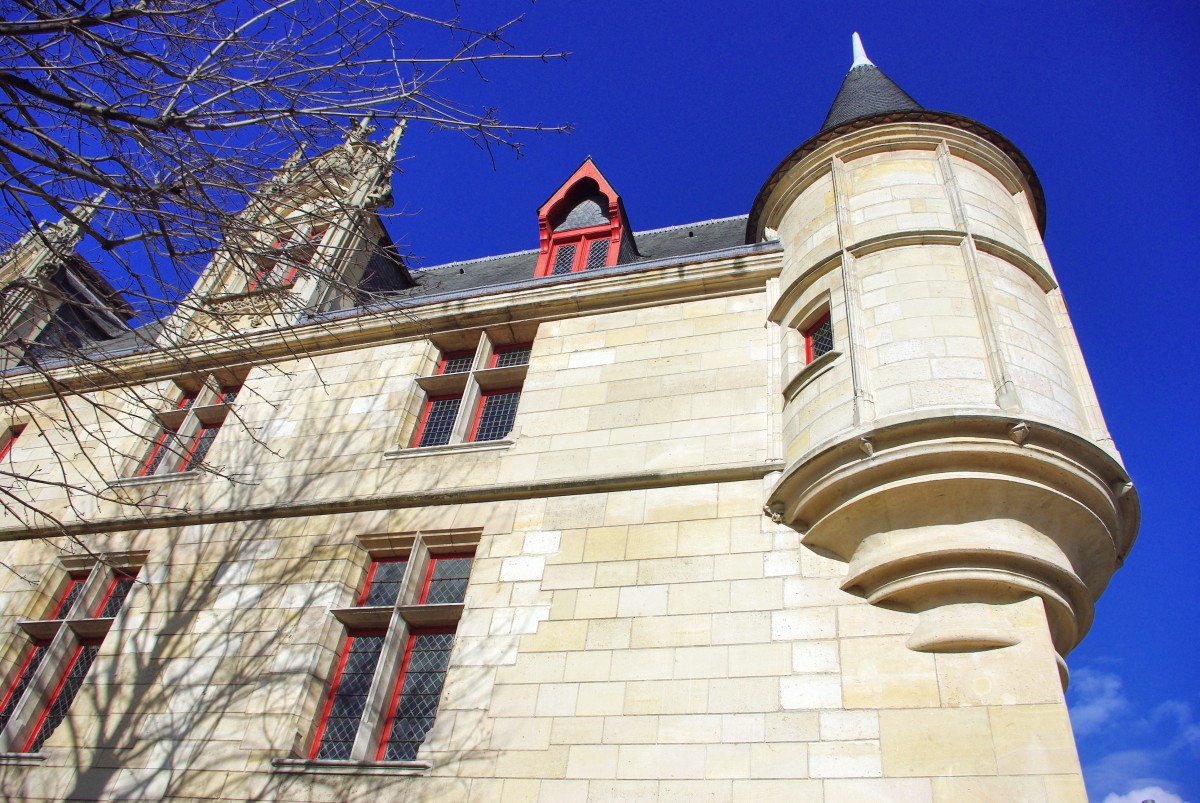 The Sens Hotel: a fine Loire chateau in Paris - French Moments