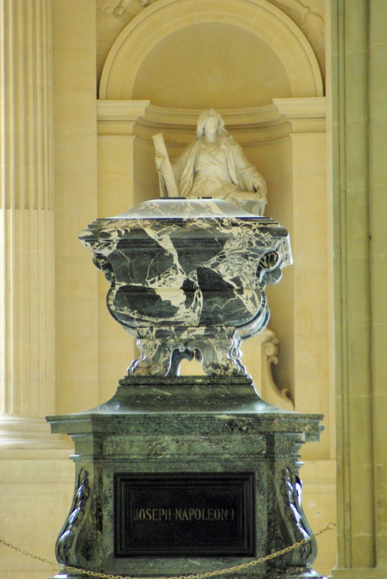 The Dome church of Les Invalides and Napoleon's tomb - French Moments