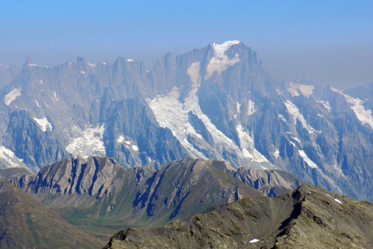 Why you should climb the Aiguille Rouge in Les Arcs! - French Moments