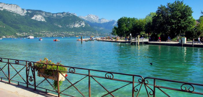 Why you should see the Annecy Lakeshore - French Moments