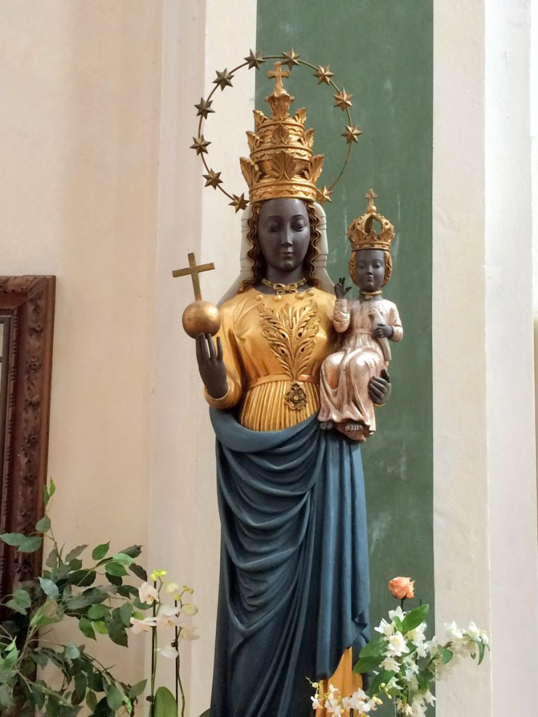 Discover the historic Annecy Churches - French Moments