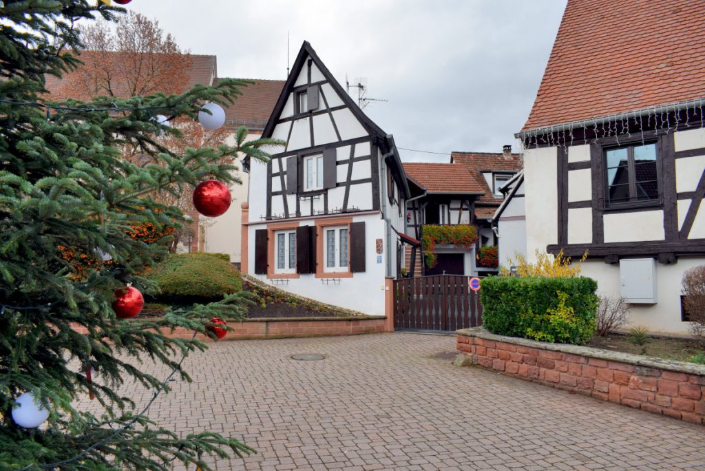 Discover the scenic Alsace Wine Route - French Moments