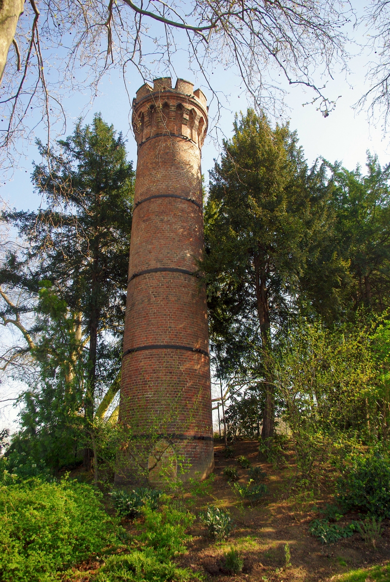 The Mystery Behind the Chimney of the Eiffel Tower - French Moments
