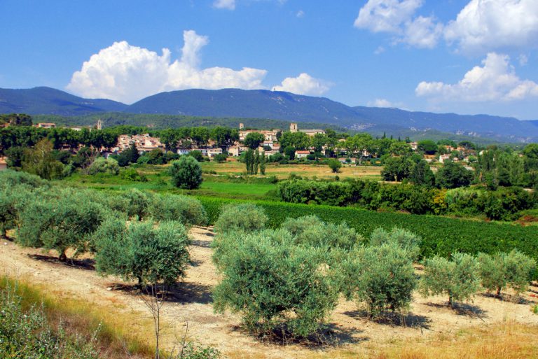 Around Aix-en-Provence: 10 Beautiful Places to Visit - French Moments