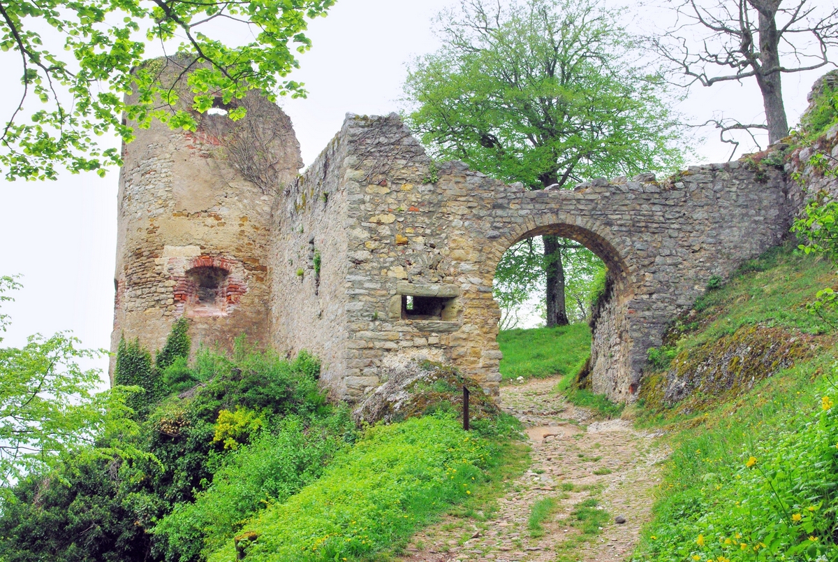 10 French Places You Haven't Heard of But Should Visit - French Moments