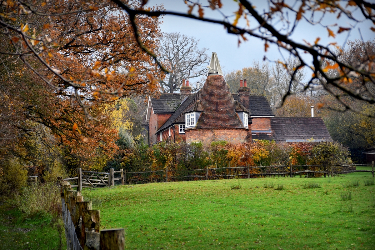 Explore the English village of Burwash, East Sussex - French Moments