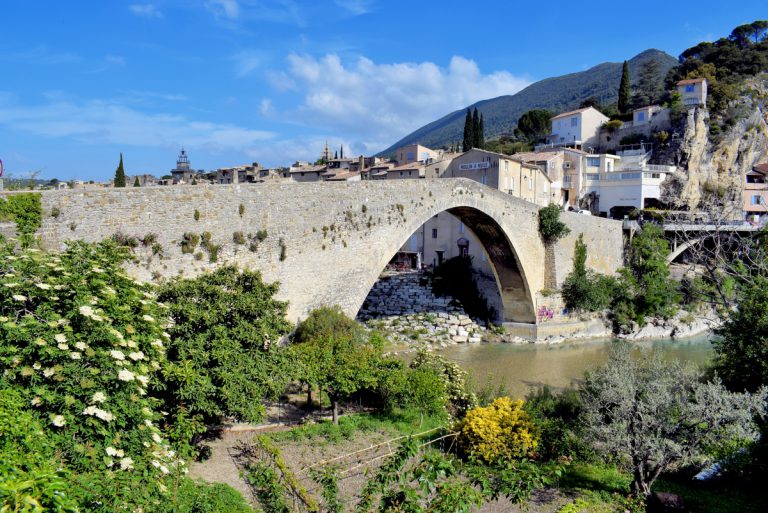 10 of the Most Charming Country Towns in Provence - French Moments