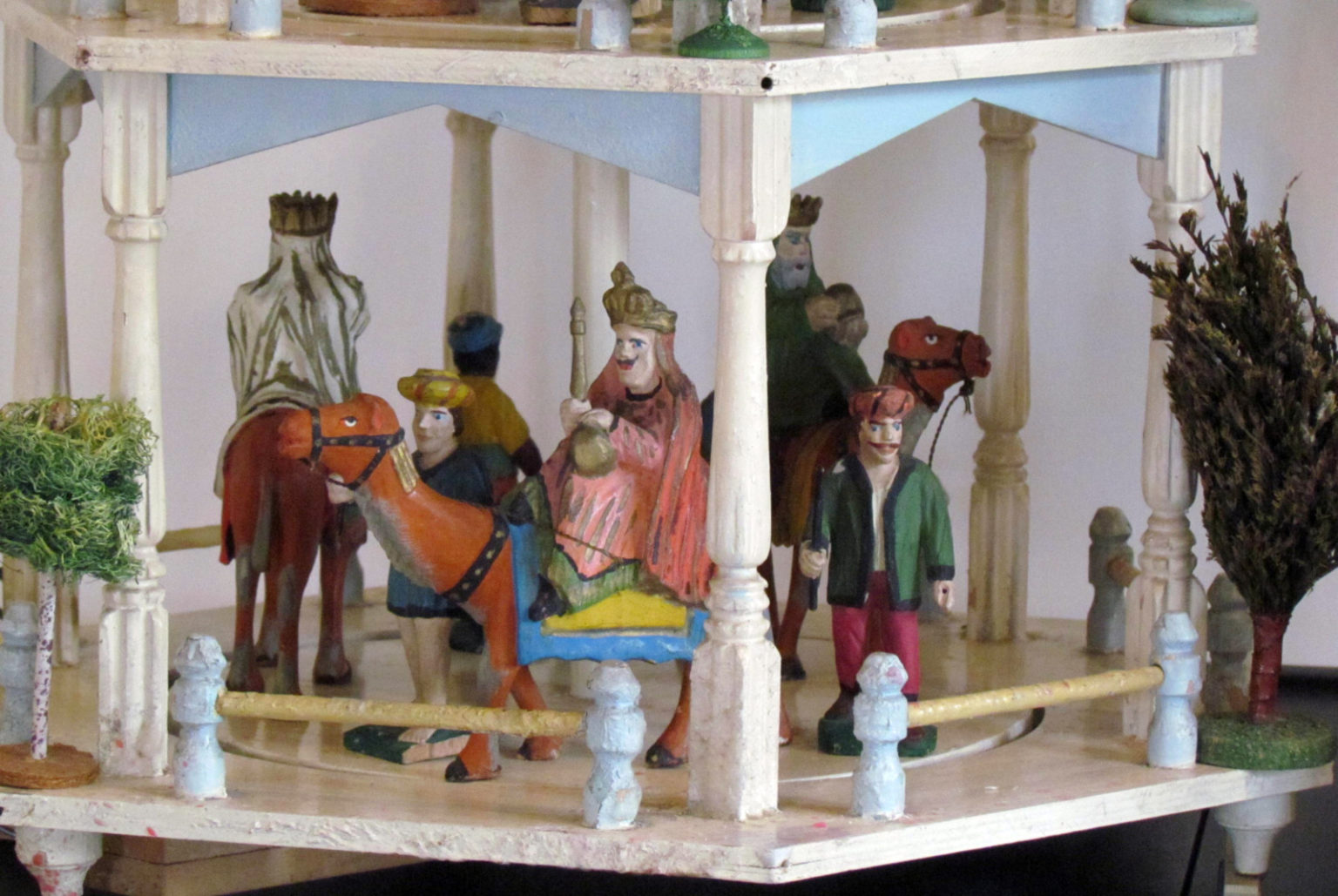 The Christmas pyramid: Origins and Traditions - French Moments