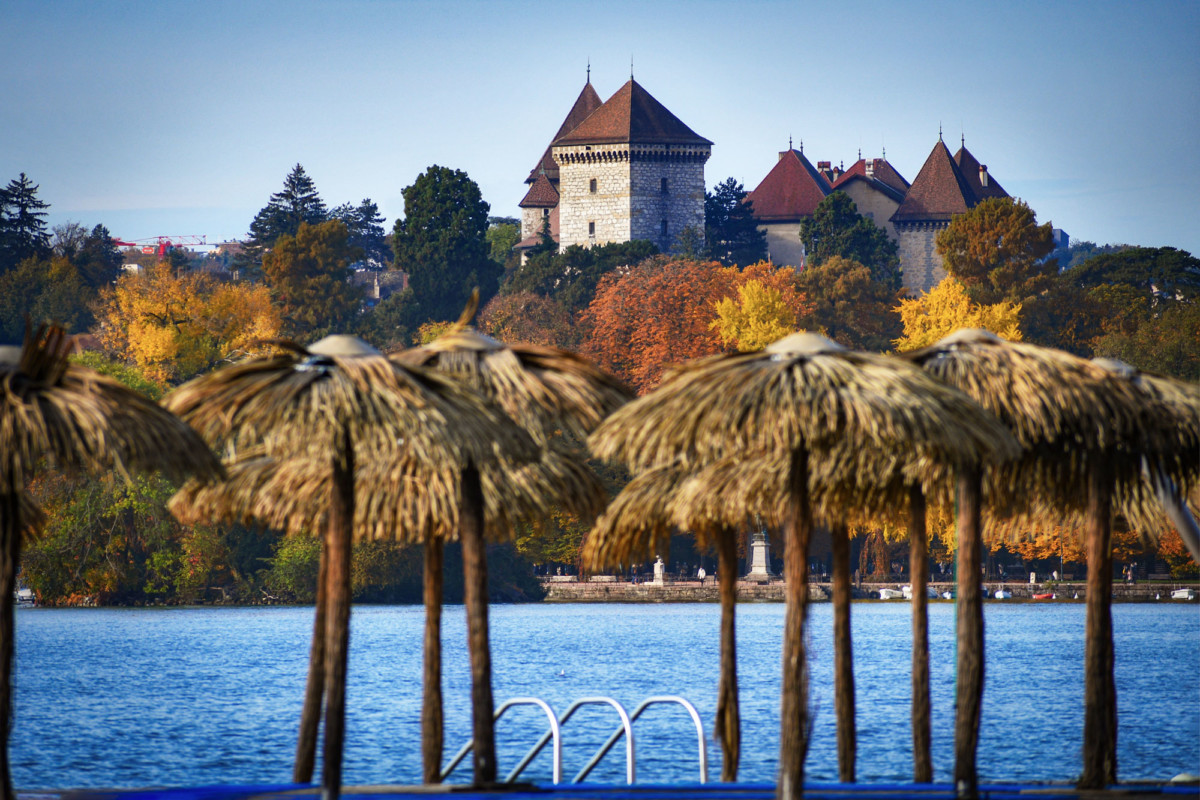 Colours of Autumn in Annecy: A Photographic Journey - French Moments