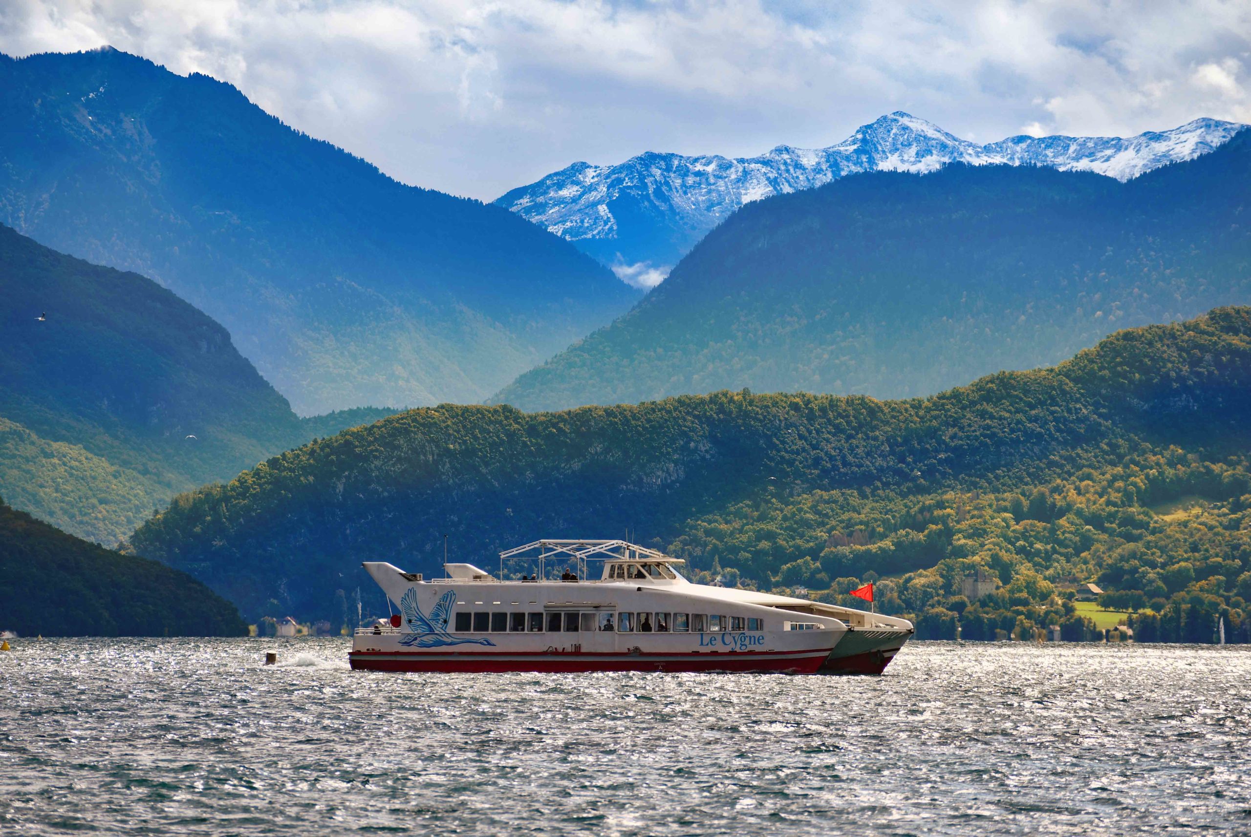Colours of Autumn in Annecy: A Photographic Journey - French Moments