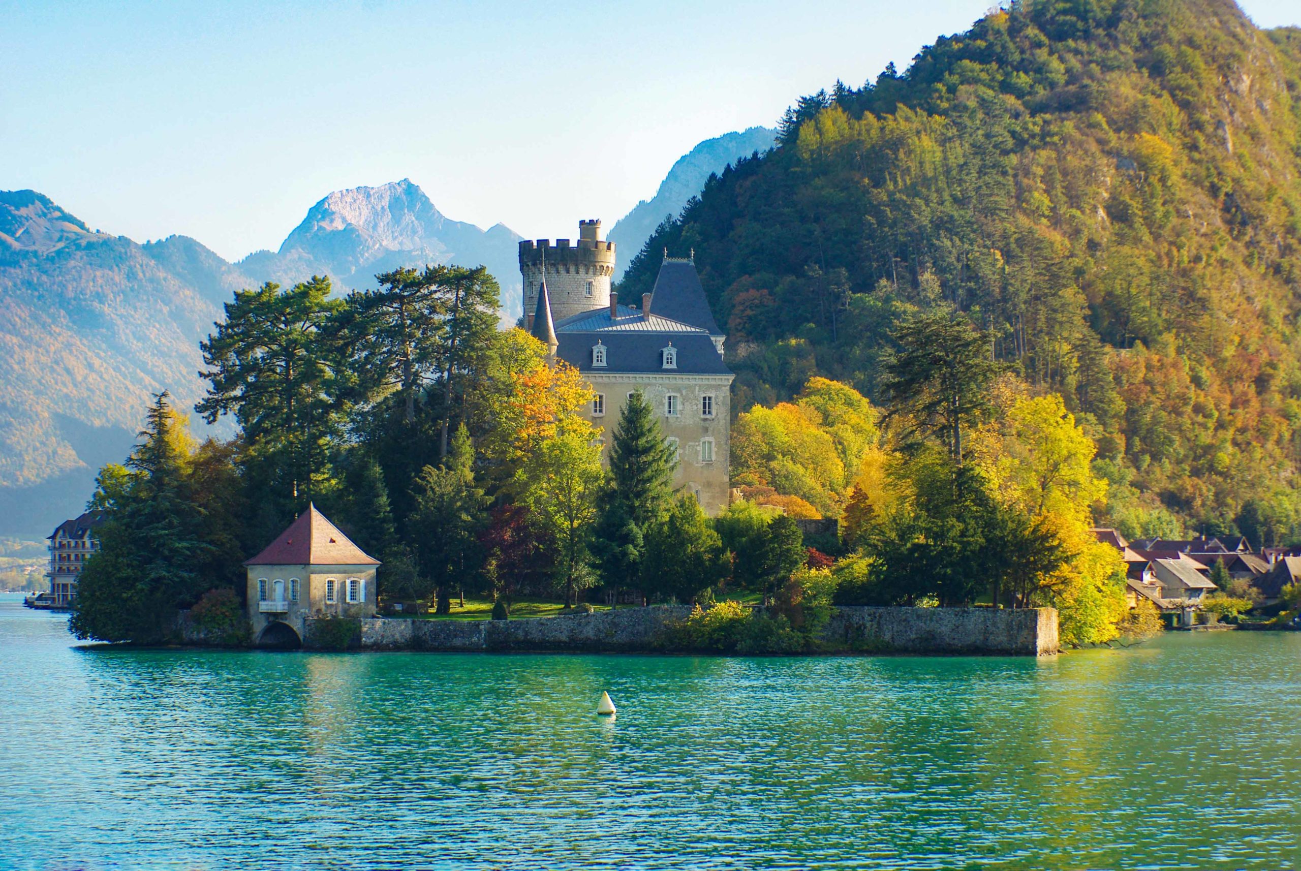 Colours of Autumn in Annecy: A Photographic Journey - French Moments