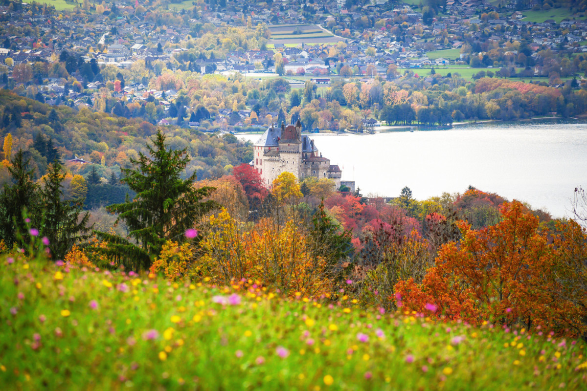 Colours of Autumn in Annecy: A Photographic Journey - French Moments