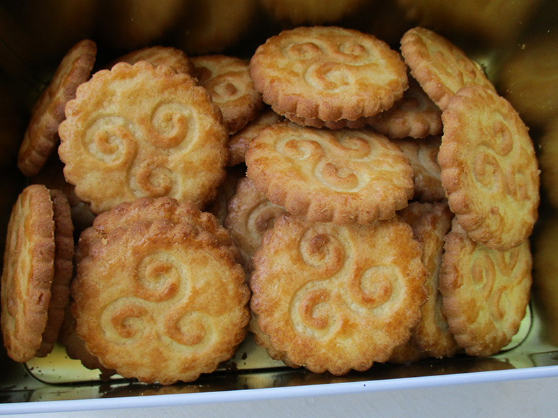10 Most Popular French Cookies for a Delicious Experience - French Moments