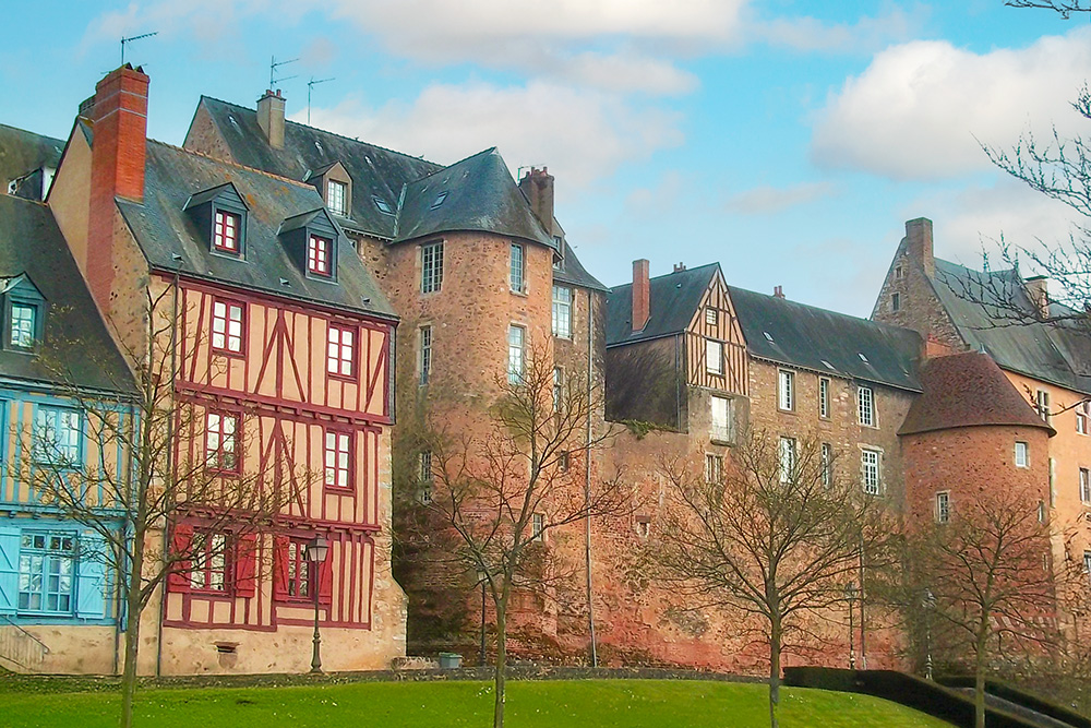 10 Weekend Getaways from Paris Under 2 Hours Away by Train - French Moments