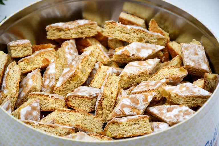 Basler Läckerli: Recipe for Delicious Swiss Spiced Cookies - French Moments