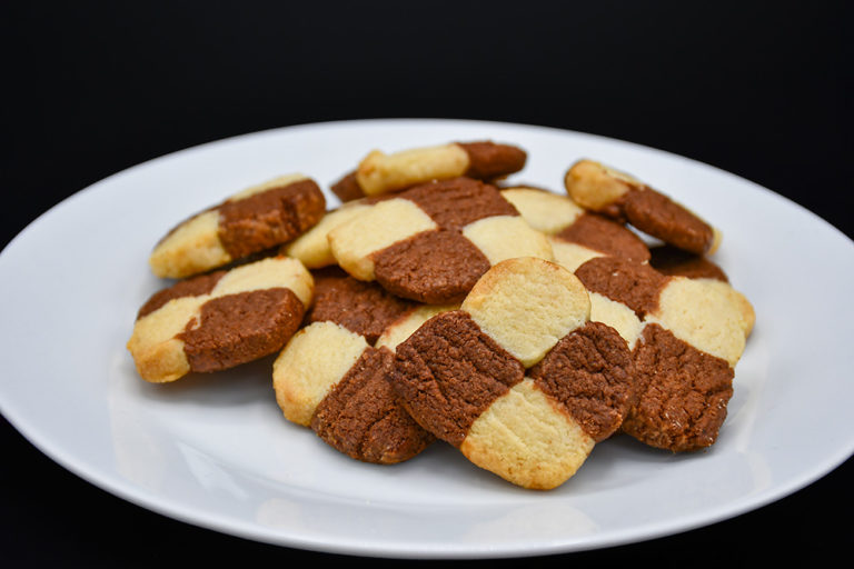 Checkerboard Cookies: Recipe for Delicious and Festive 'Damiers ...