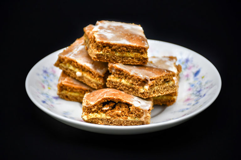 Helena Schnitten: Recipe for Delicate Christmas Cookies - French Moments